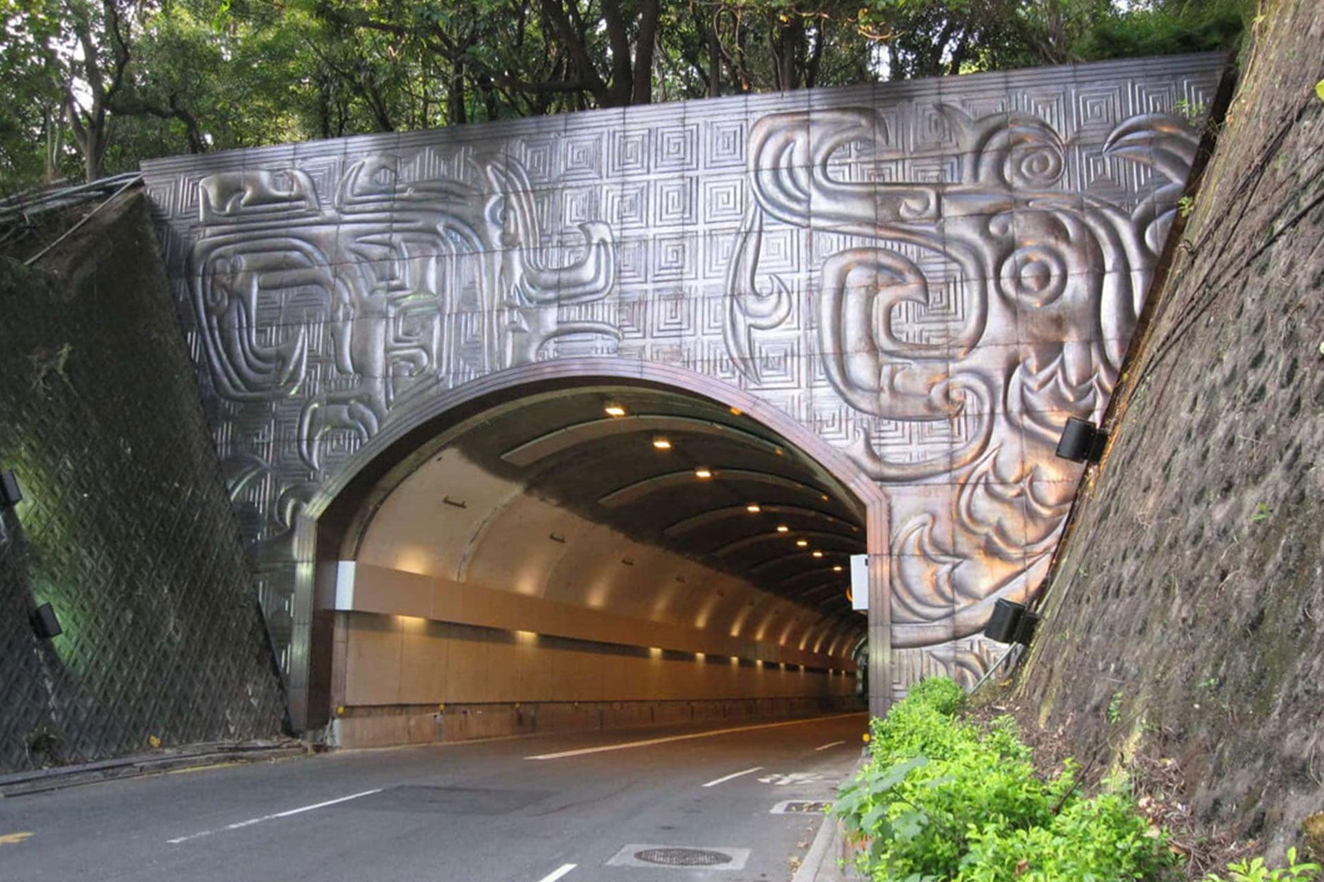 Coiling Dragon Soaring Phoenix - DADA IDEA